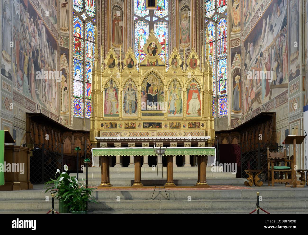 Gothic apse of Santa Croce Basilica in Florence, with Agnolo Gaddi's ...