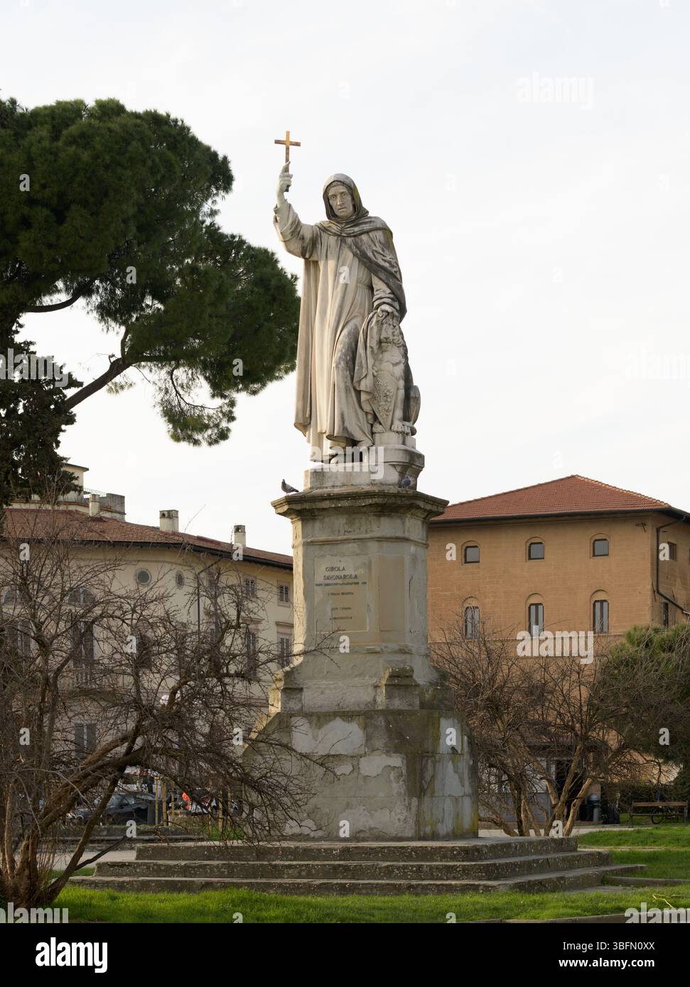 Bronze statue of Girolamo Savonarola by Enrico Pazzi in Piazza ...