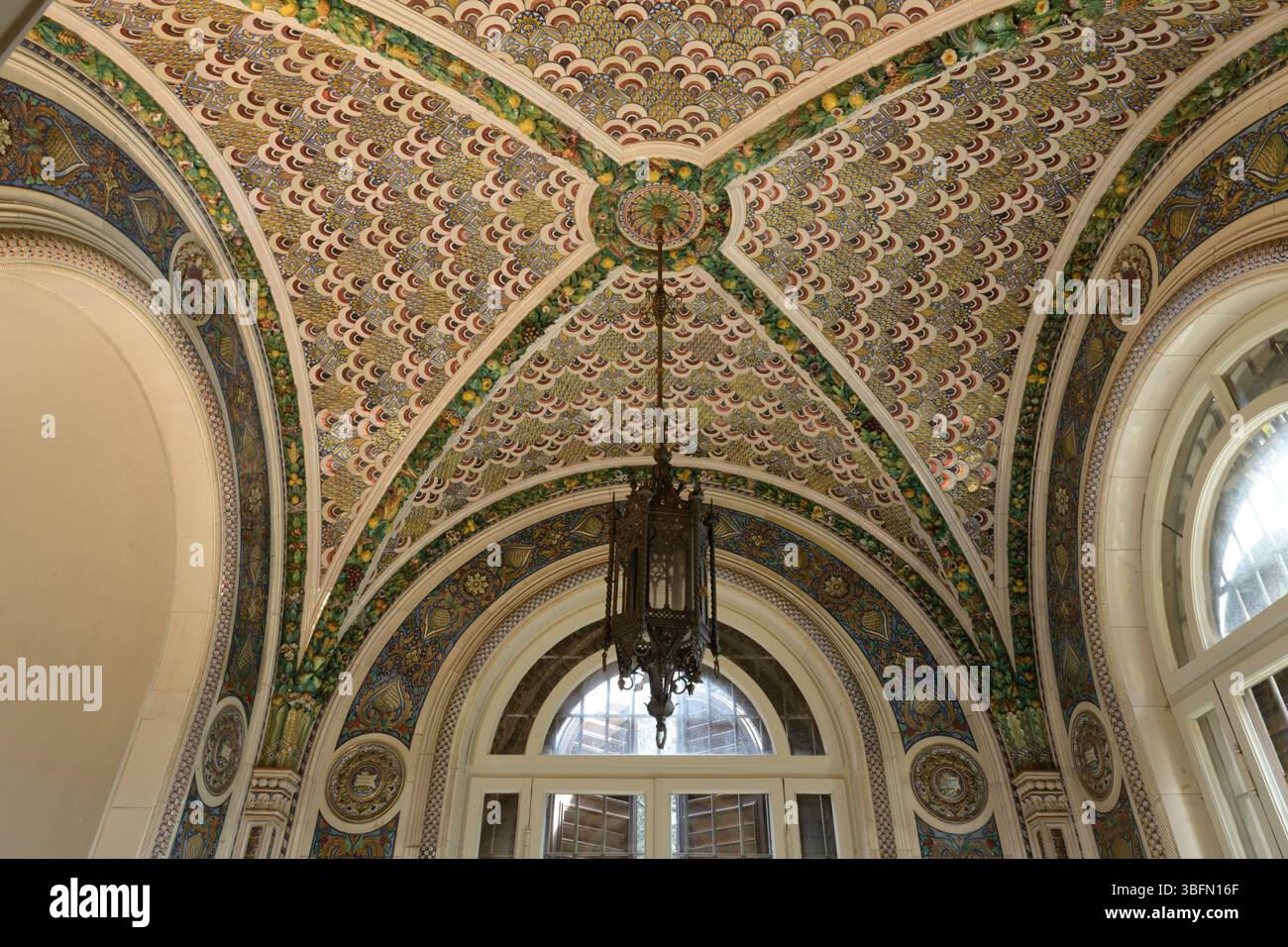 Moorish ceiling with lantern hi-res stock photography and images - Alamy