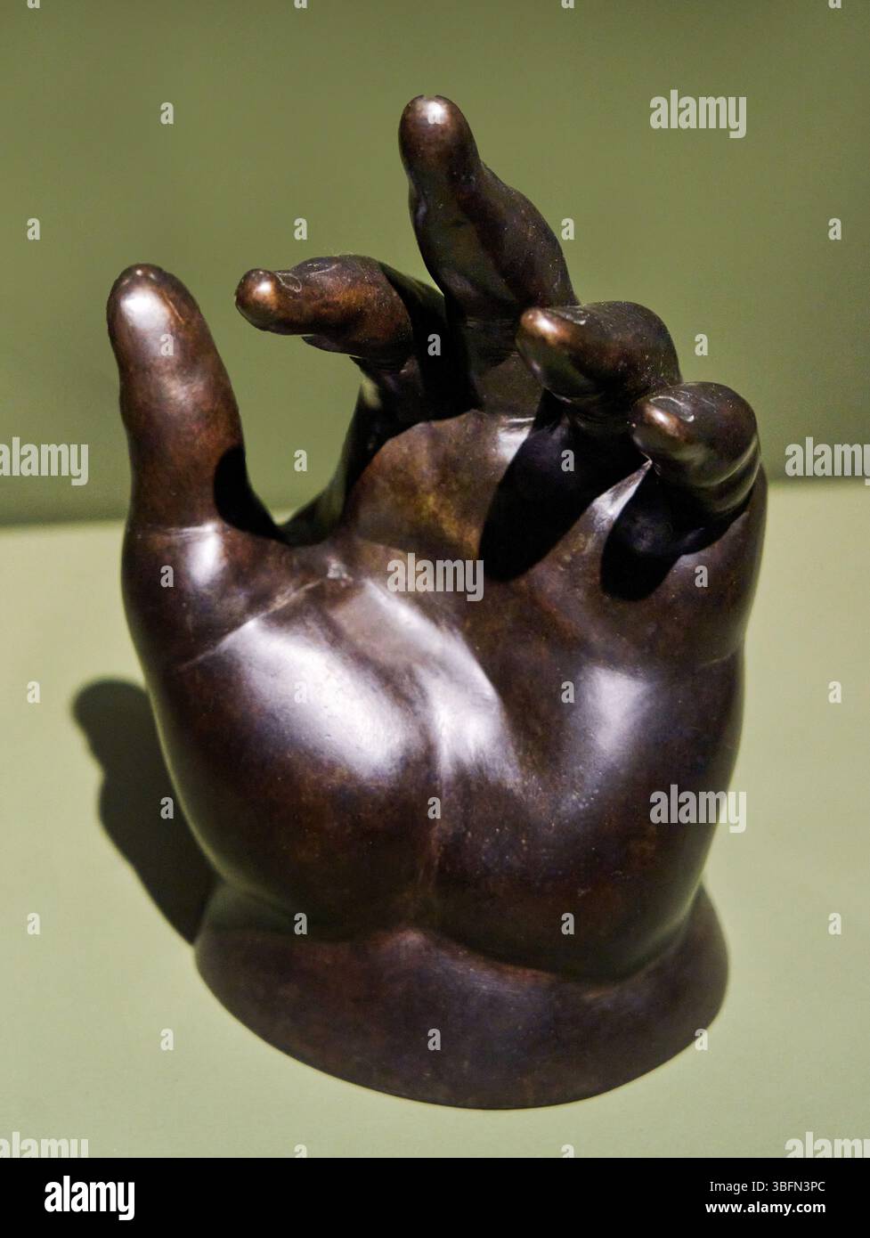 Mano, Hand, Bronze, Fernando Botero (1932-2023 Stock Photo - Alamy