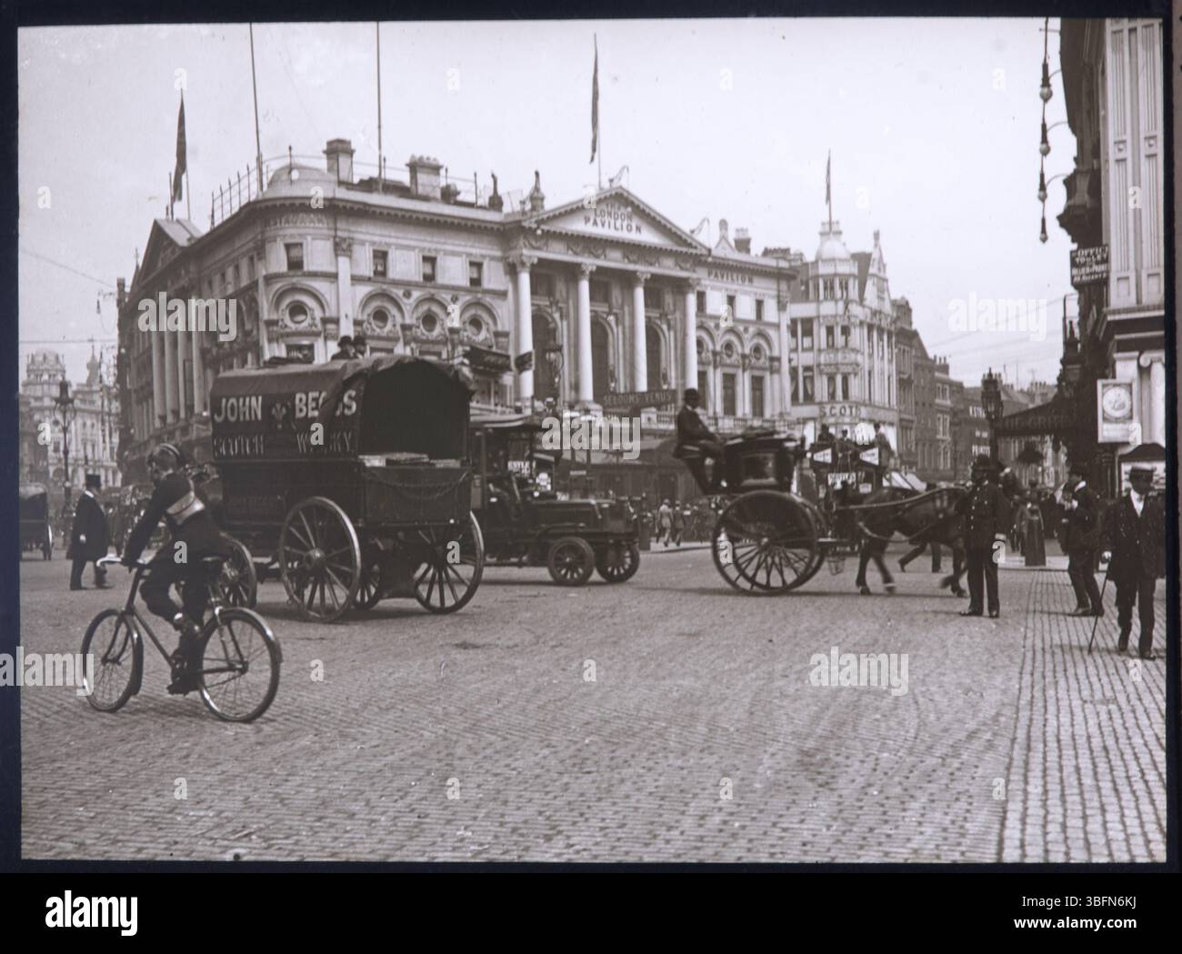 1910 london street photo hi-res stock photography and images - Alamy