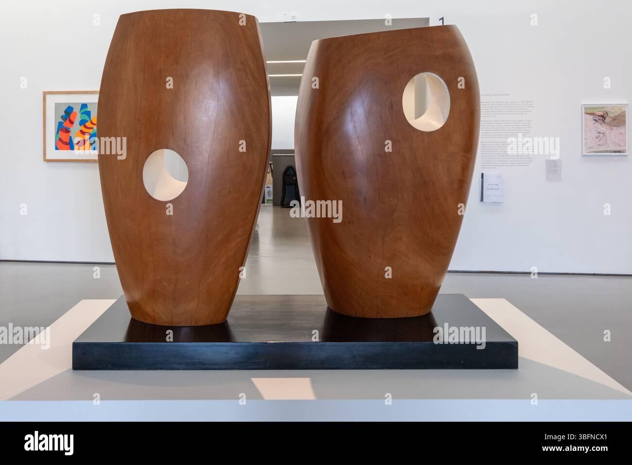 Barbara Hepworth sculpture Two Form with White Stock Photo - Alamy