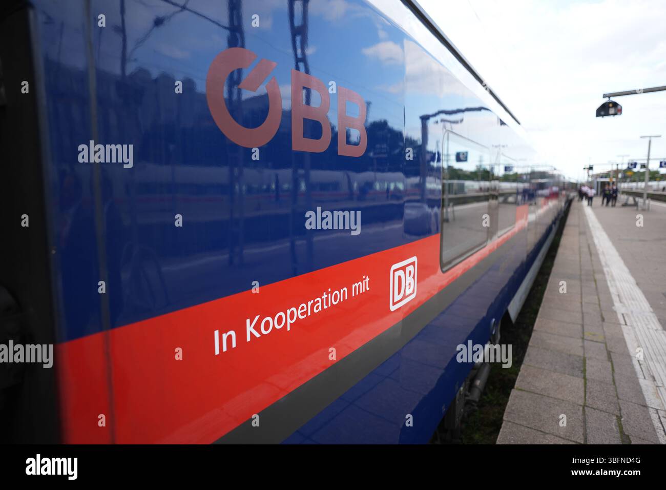 Hamburg, Germany. 02nd June, 2025. The Nightjet "City of Hamburg ...