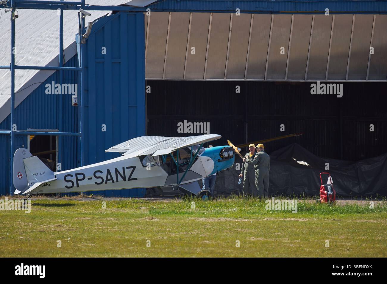 PIPER CUB after major renovation during inspection by two polish pilots ...