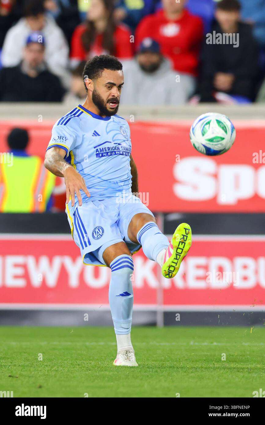 HARRISON, NJ - MAY 31: Derrick Williams #3 of Atlanta United passes the ...
