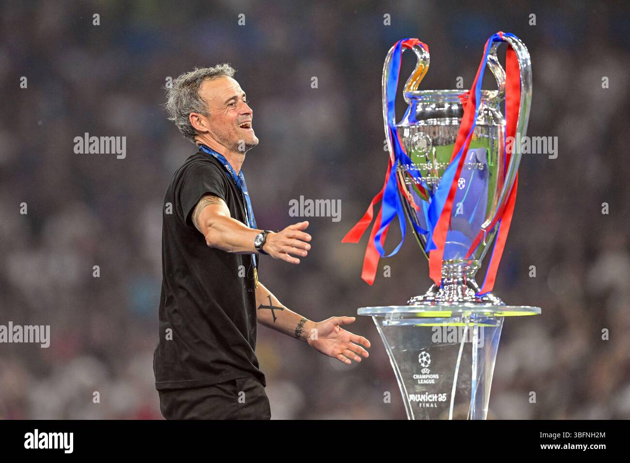 Munich, Germany. 31st, May 2025. Head coach Luis Enrique of Paris Saint-Germain seen with the ...