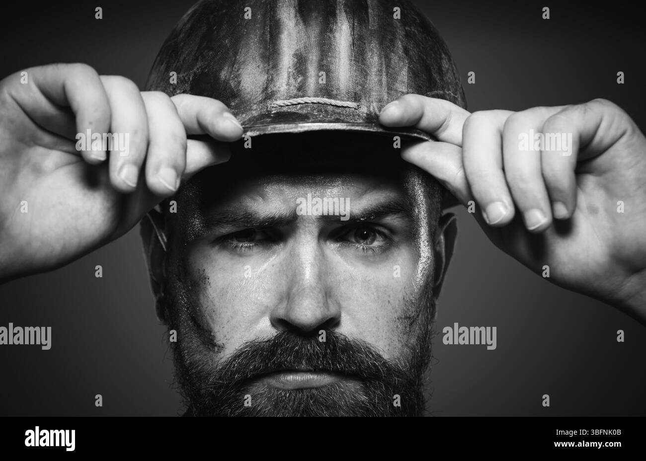 Builder man male in Black and White Stock Photos & Images - Alamy
