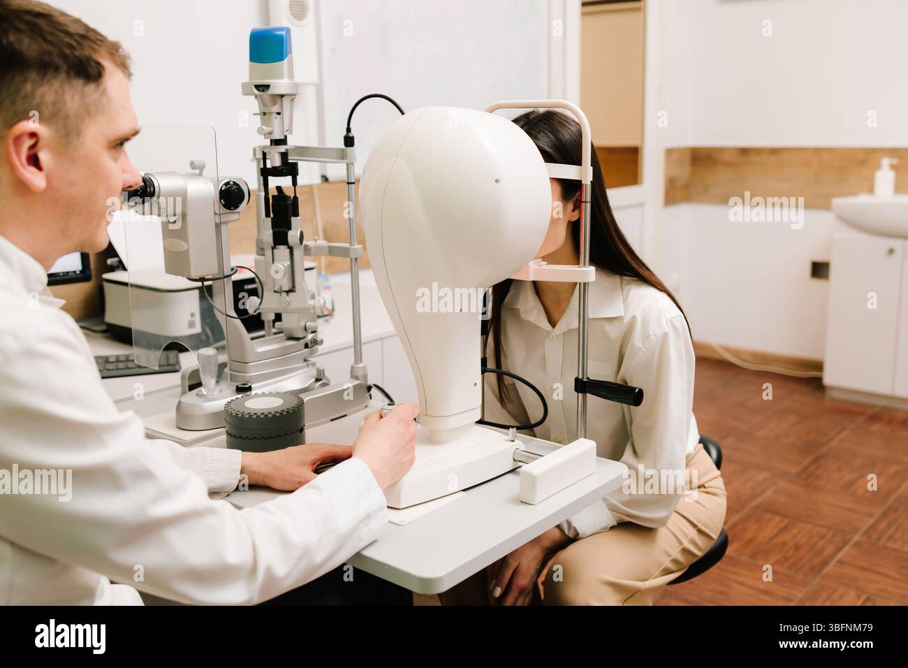 Corneal topography eye vision test for visual description of the shape ...