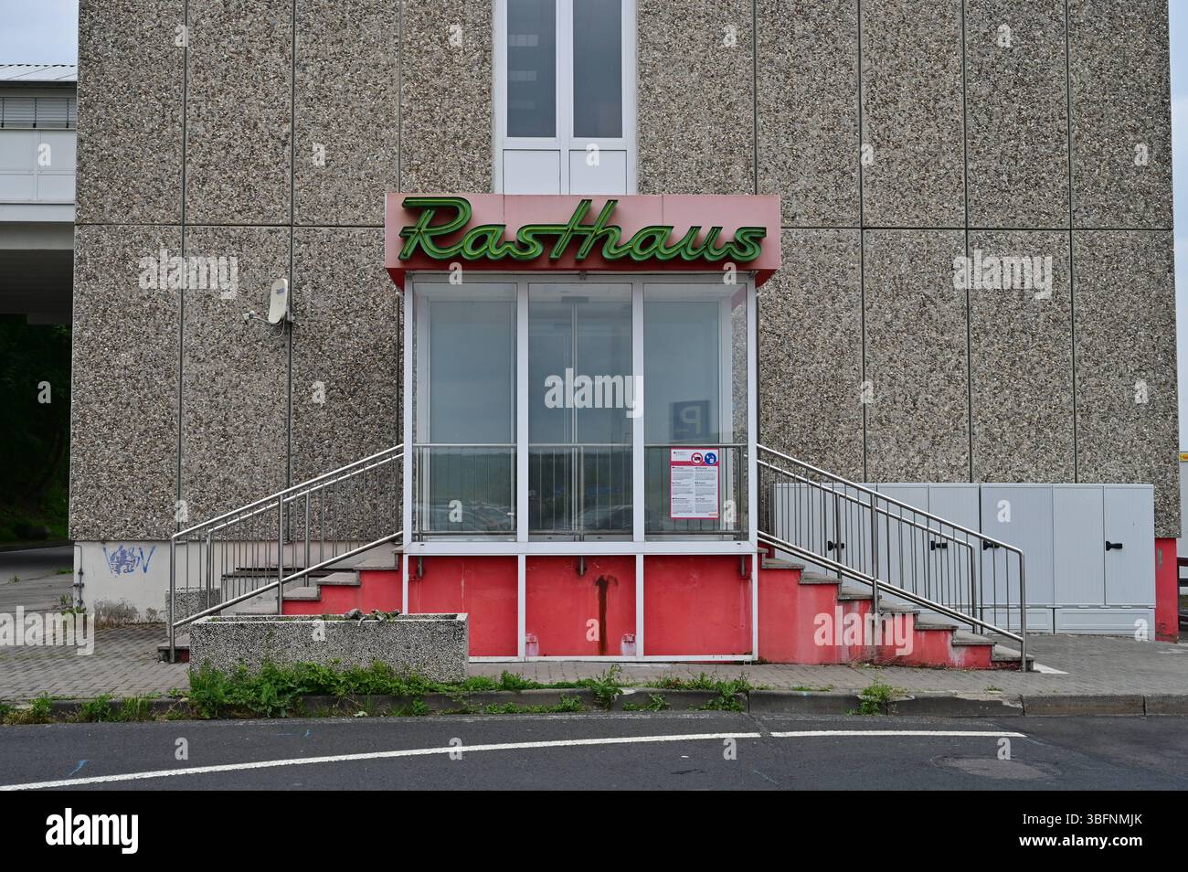 Rasthaus aus DDR-Zeiten auf der Autobahnraststätte EIsenach an der ...