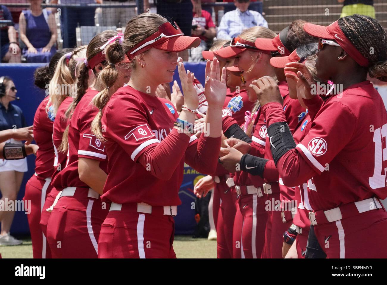 Oklahoma softball players before an NCAA softball Women's College World ...