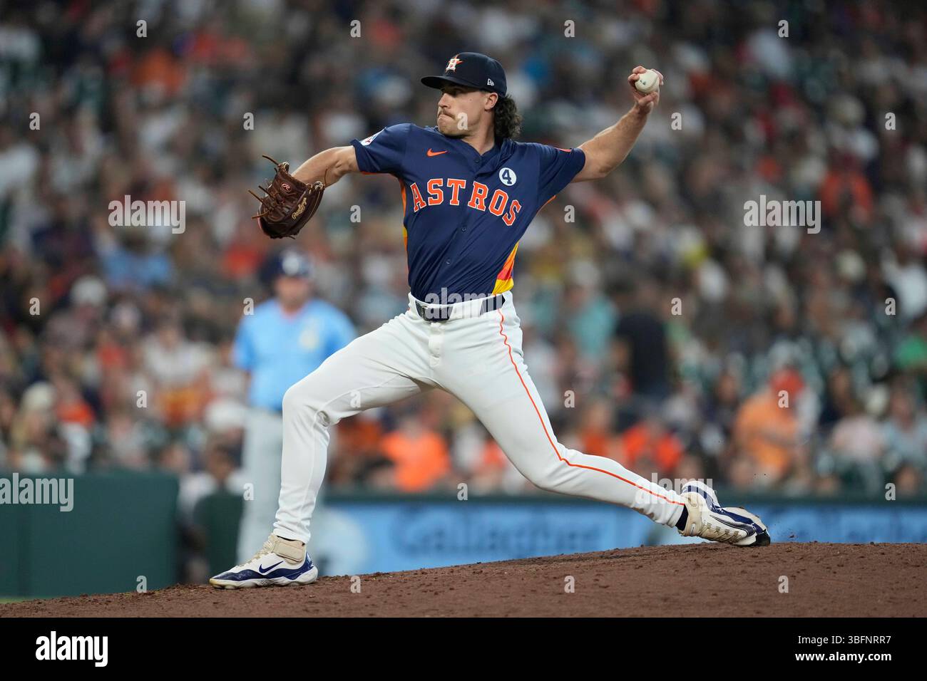 Houston Astros relief pitcher Bryan King throws during a baseball game ...