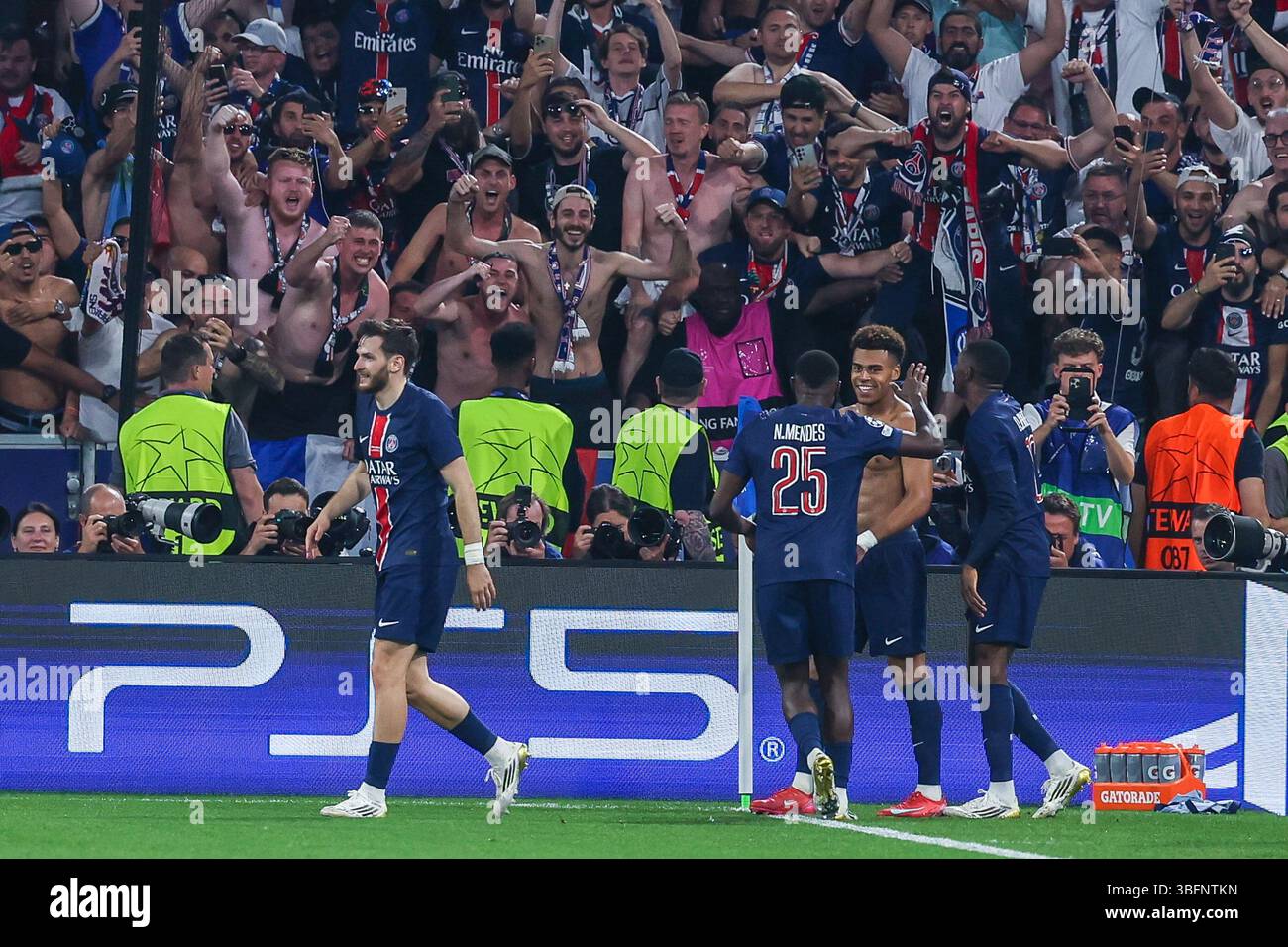 Desire Doue of Paris Saint-Germain FC celebrates with his team mates ...