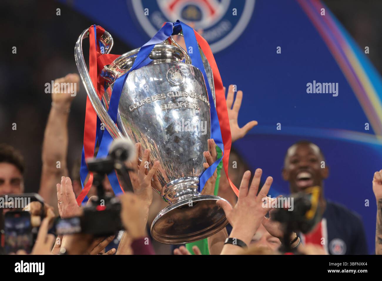Psg trophy champions league hi-res stock photography and images - Alamy