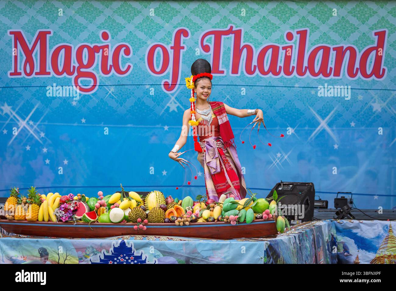 Festival of magic show hi-res stock photography and images - Alamy