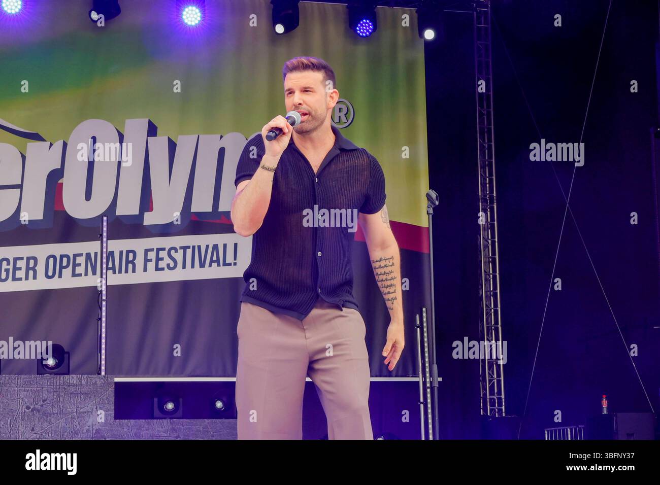 Jay Khan beim 13. SchlagerOlymp 2025 auf dem Zentralen Festplatz in ...