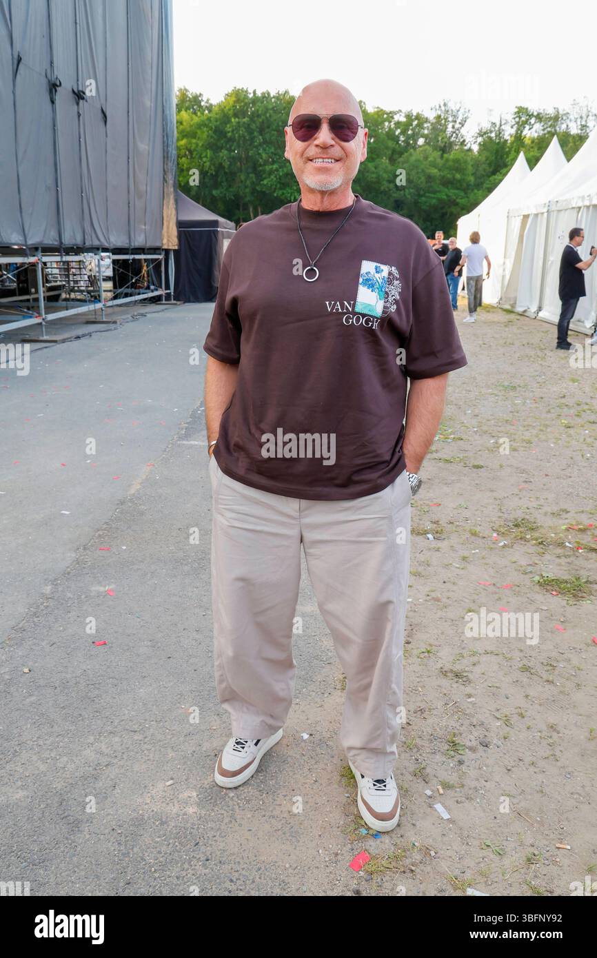 Olaf Henning beim 13. SchlagerOlymp 2025 auf dem Zentralen Festplatz in ...