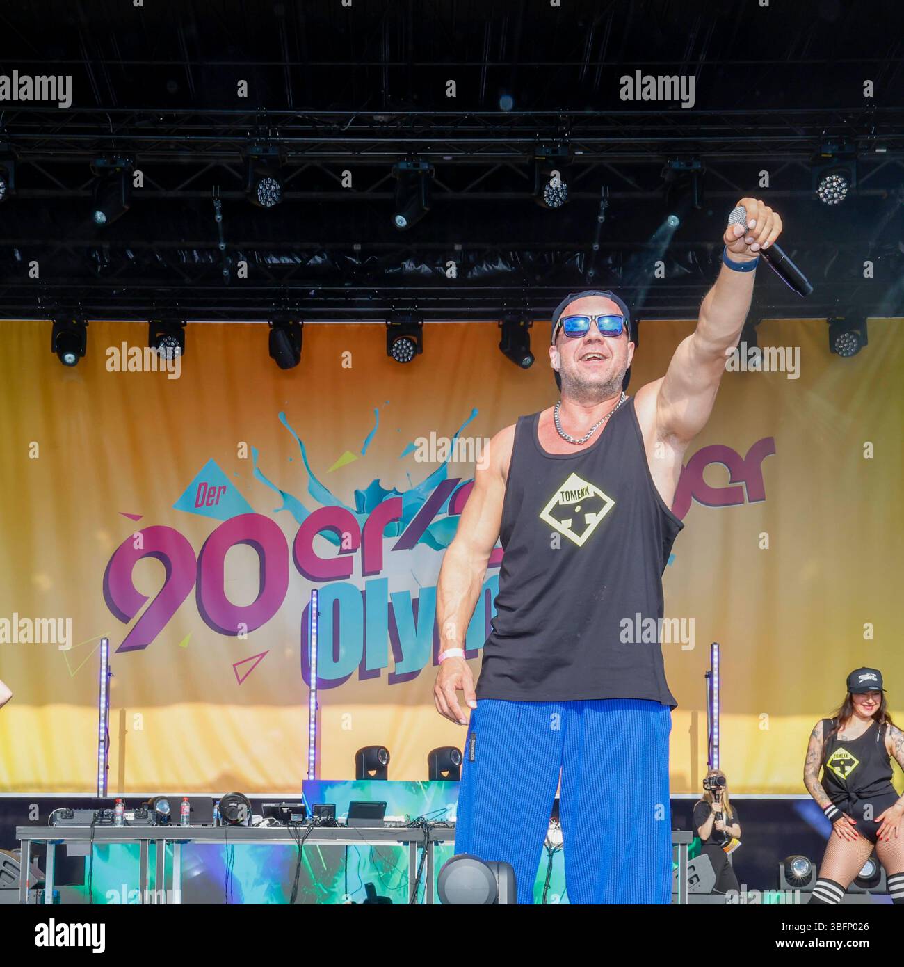 DJ Tomekk beim 90er/ 2000er Olymp 2025 auf dem Zentralen Festplatz in ...