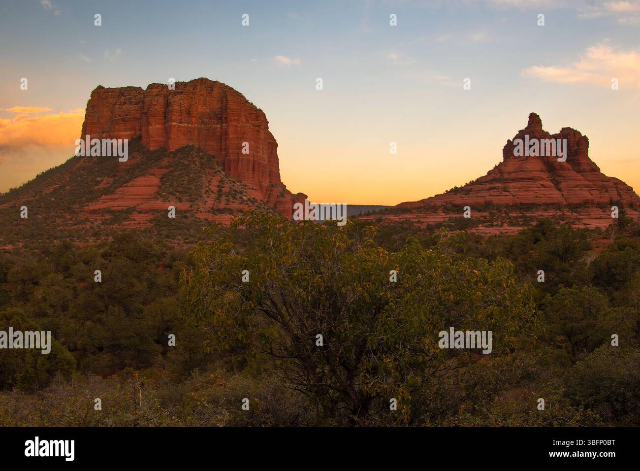 Stunning red rock landscape hi-res stock photography and images - Alamy