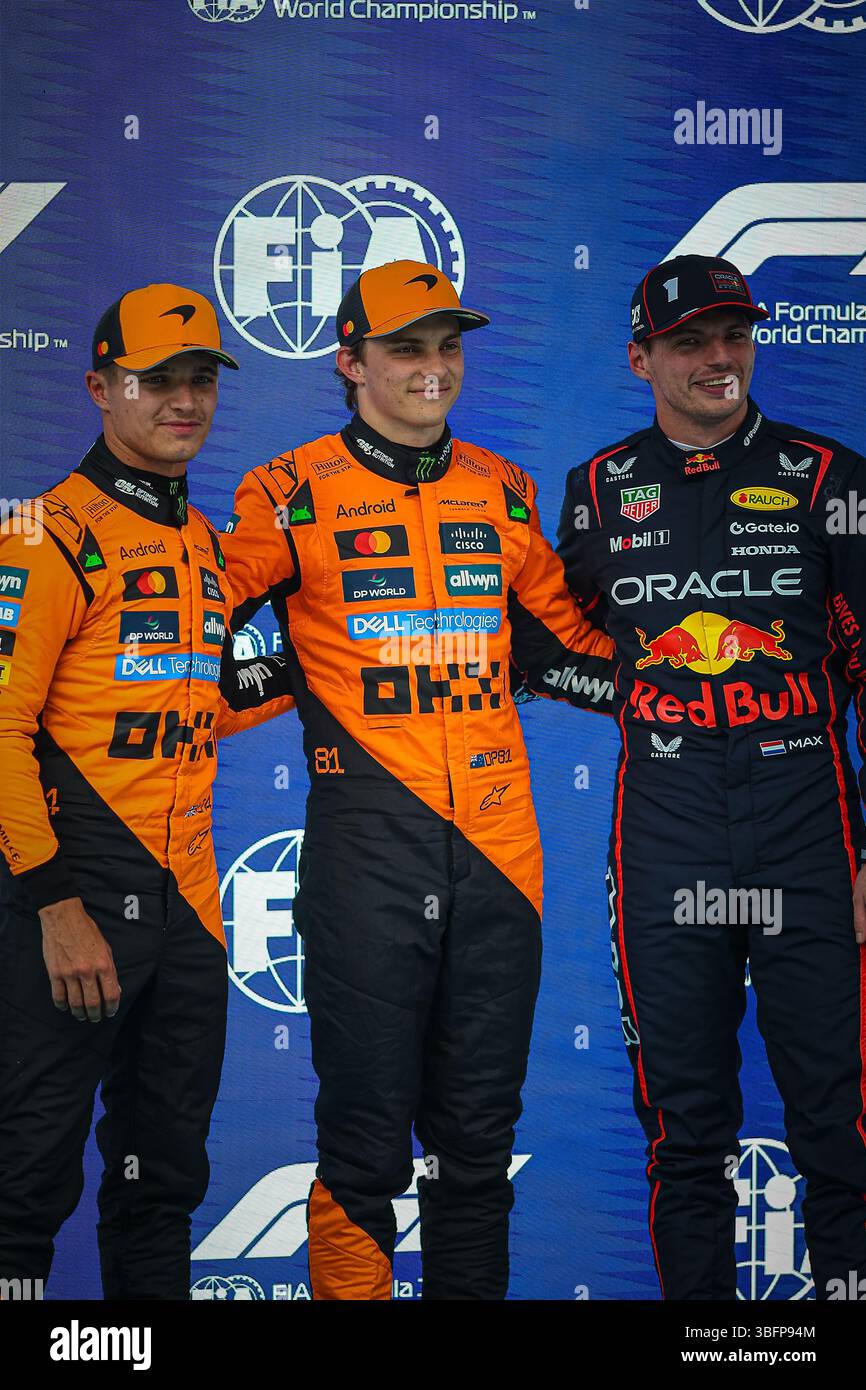81 Oscar Piastri, (AUS) Lando Norris (GRB) McLaren Mercedes MCL39 Max ...