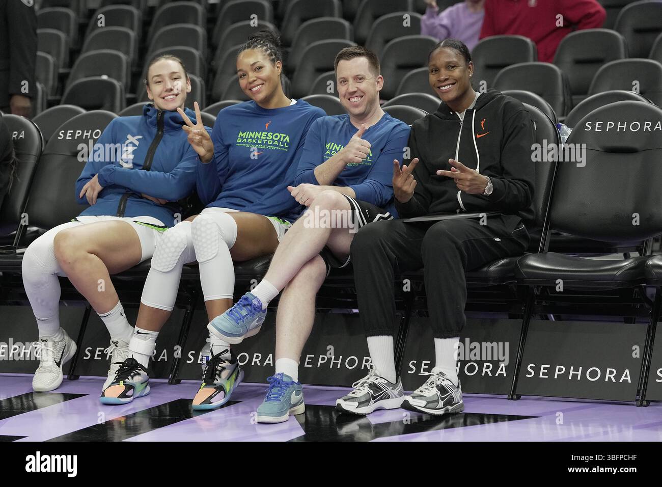Minnesota Lynx forward Jessica Shepard (15) ) (left), Minnesota Lynx ...