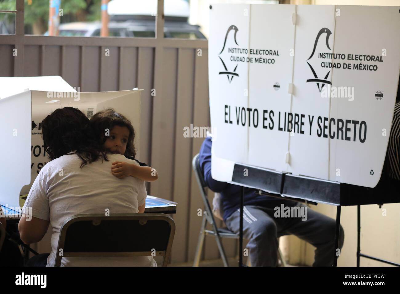 Mexico City, Mexico. 01st June, 2025. A Mexican citizen voting at ...