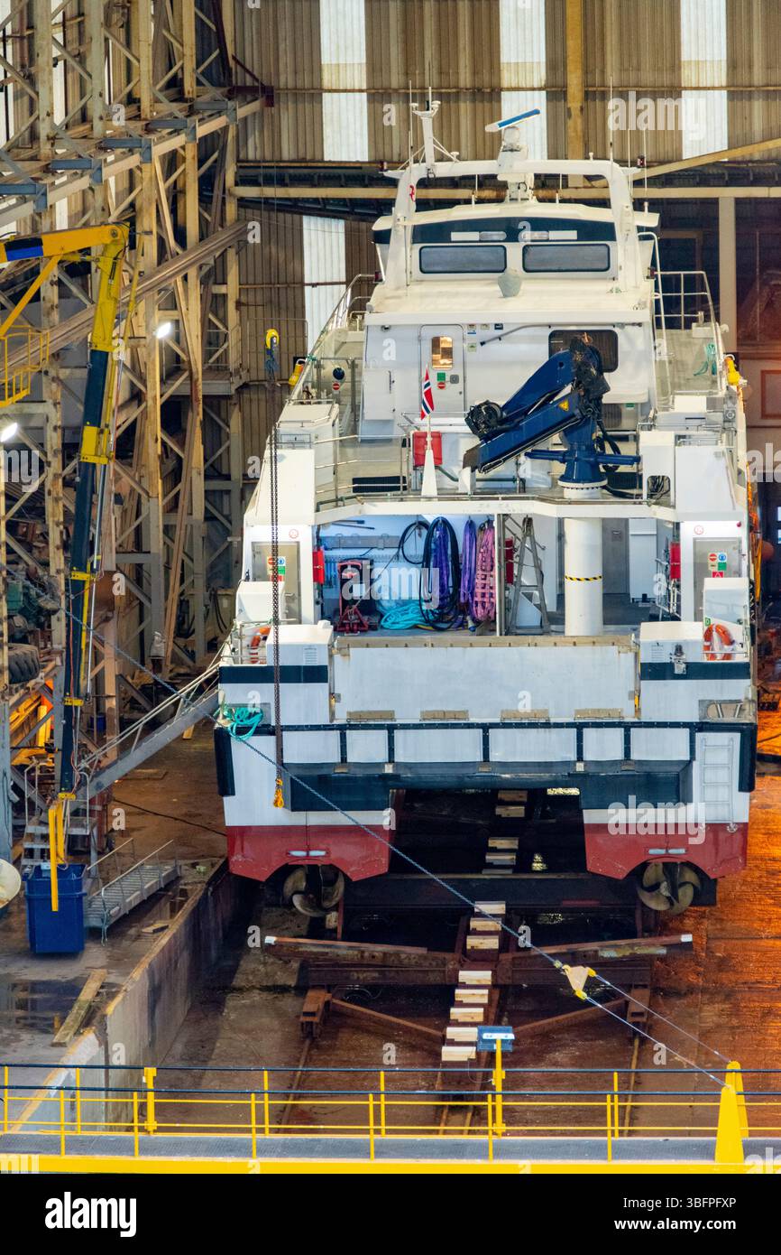 Marine maintenance vessel hi-res stock photography and images - Alamy