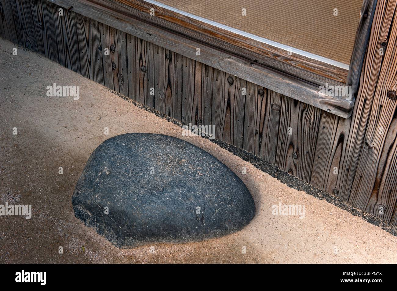 Detail of well-worn stone stoop at the entrance to Takasugi Shinsaku ...