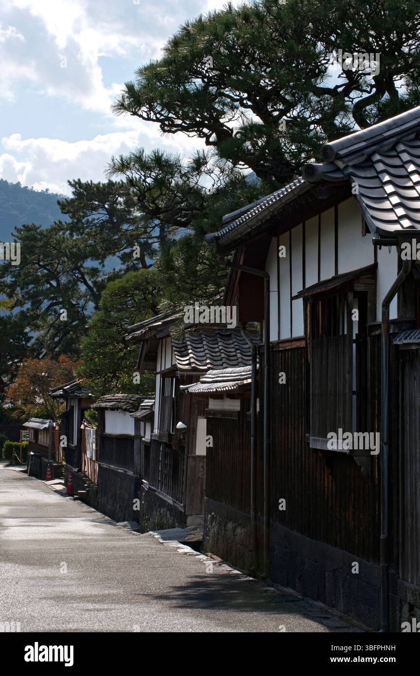 Old Edo period samurai residences along the historic Edoya Yokocho ...