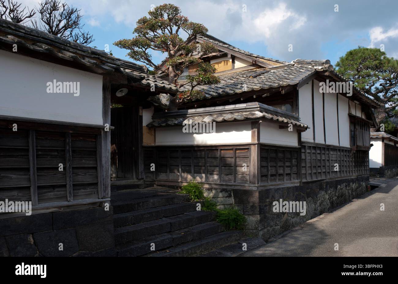Old Edo period samurai residences along the historic Edoya Yokocho ...