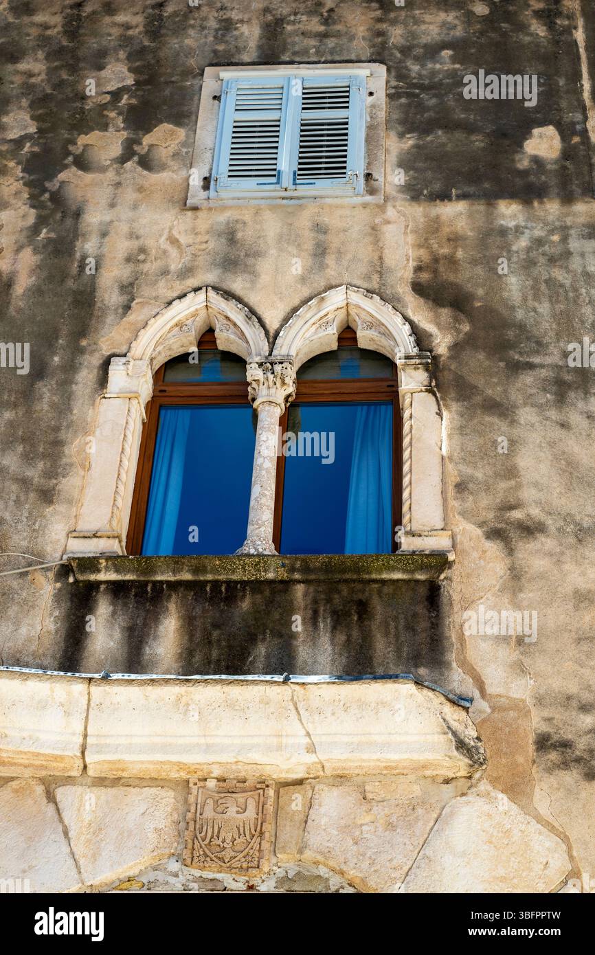 Gothic Venetian style window in Split, Croatia Stock Photo - Alamy