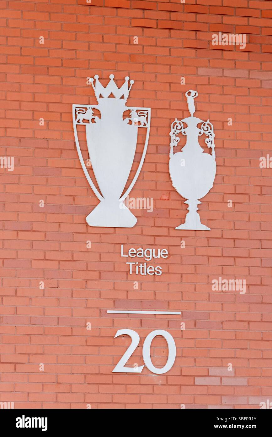 Liverpool trophy 2025 hi-res stock photography and images - Alamy
