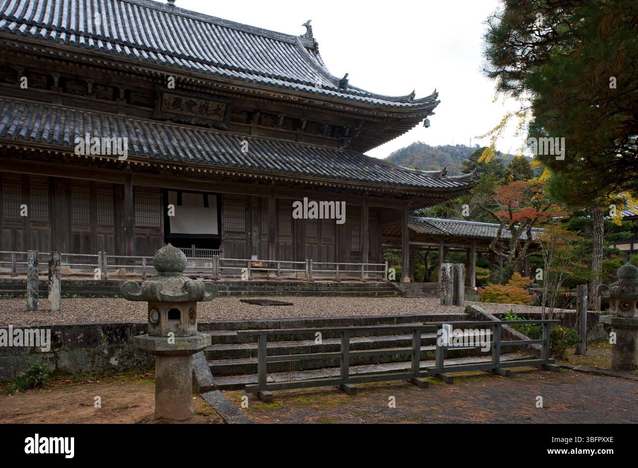 Exterior view of the hondo (main hall) at Tokoji Zen Buddhist temple ...