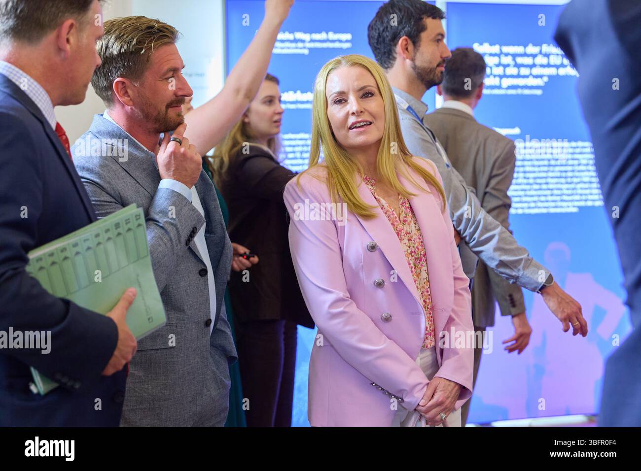 Visit by Arnold Schwarzenegger to the Federal Chancellor at the Federal ...
