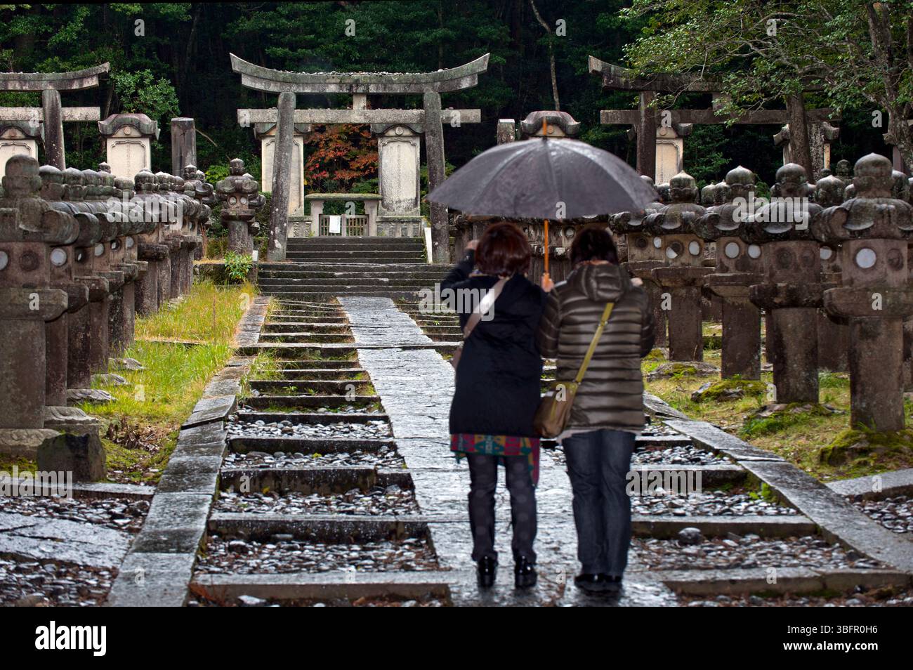 Cemetery at Tokoji Zen Buddhist temple is resting place for the Mori ...