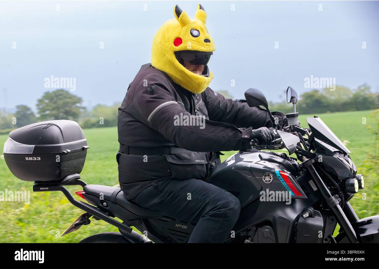 Upper Winchendon,Bucks,UK - May 18th 2025: Man riding a Yamaha ...