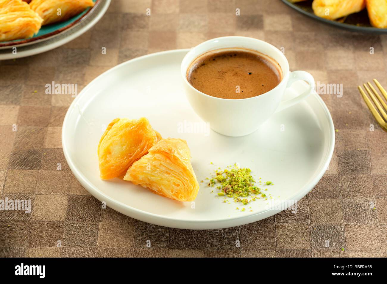 Arabic sweets hi-res stock photography and images - Alamy