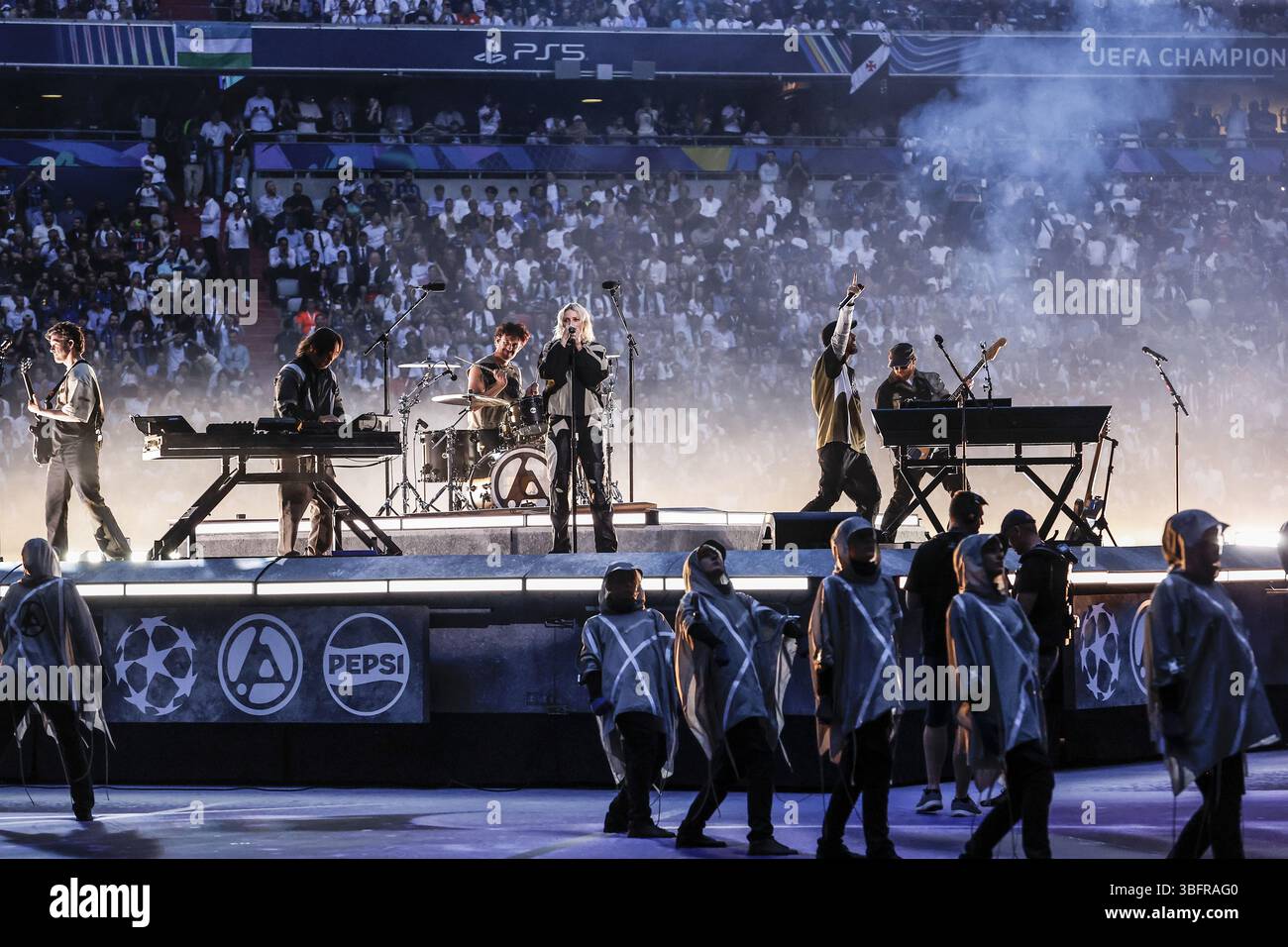 MUNCHEN - LINKIN PARK to headline Final Kick Off Show by Pepsi during the UEFA Champions League ...