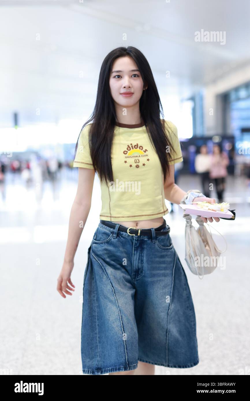 Chinese actress He Qiu appears at the airport in Shanghai, China. 30th May, 2025. (Photo by ...