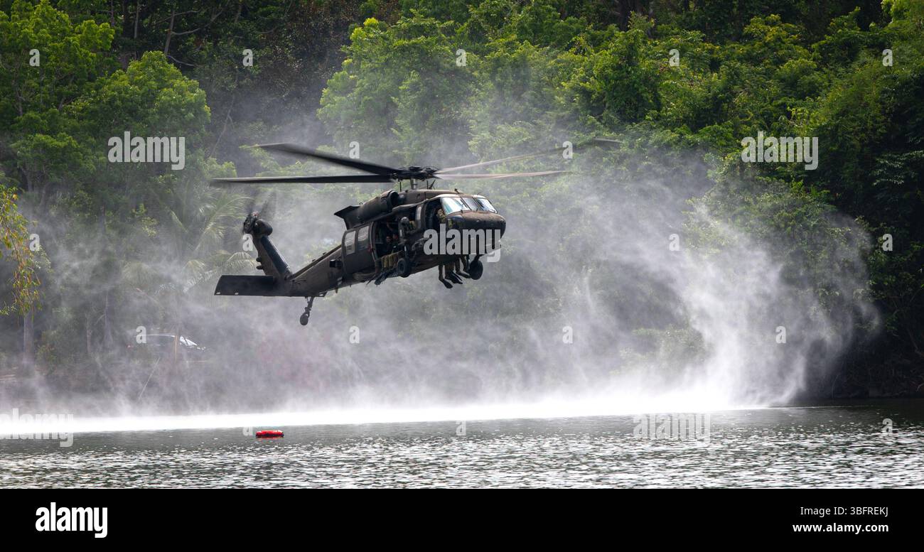Philippine Army Soldiers from the 5th and 7th Infantry Divisions, and U ...