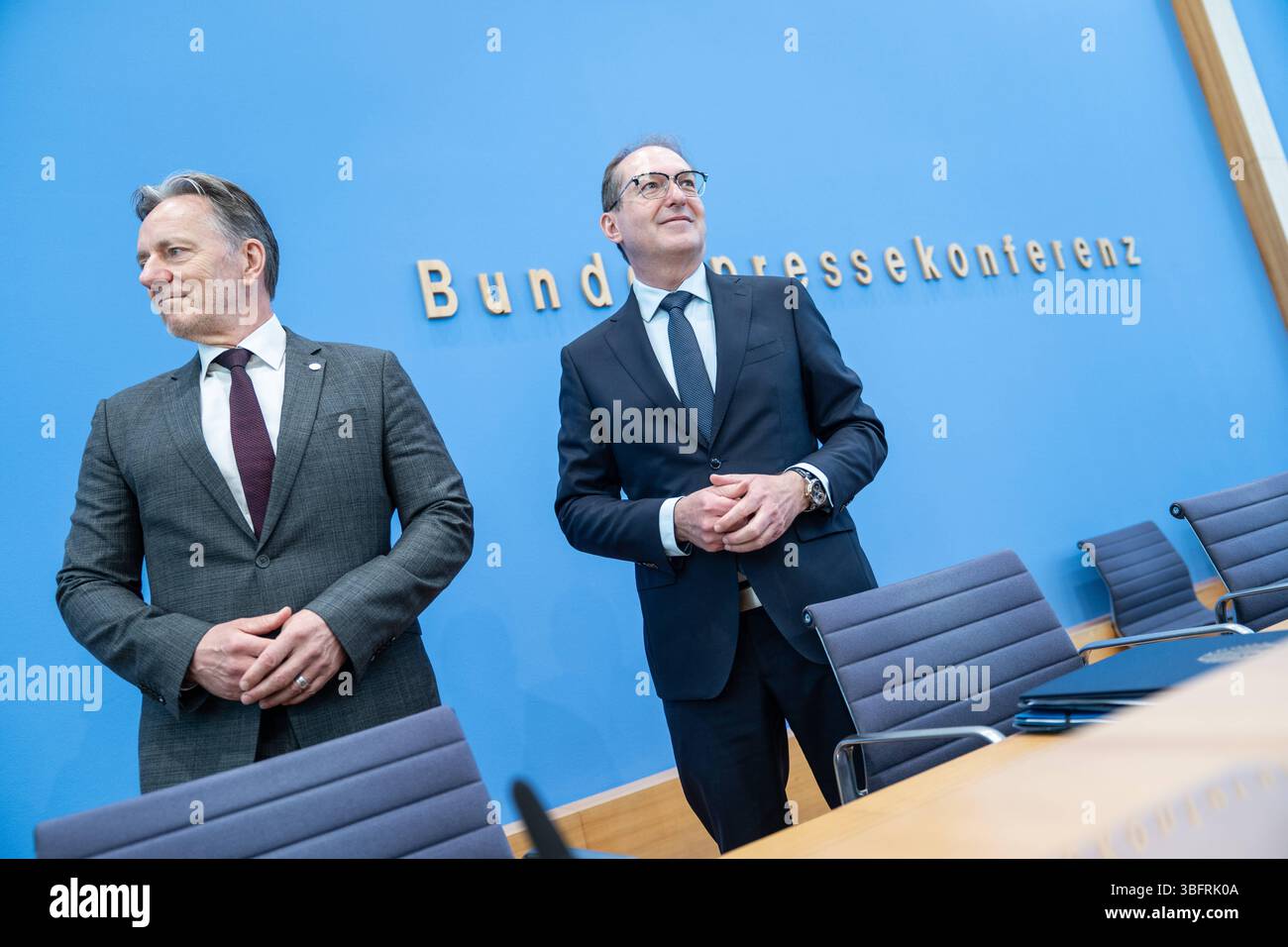 Bundespressekonferenz in Berlin Vorstellung BKA-Bundeslagebilds ...
