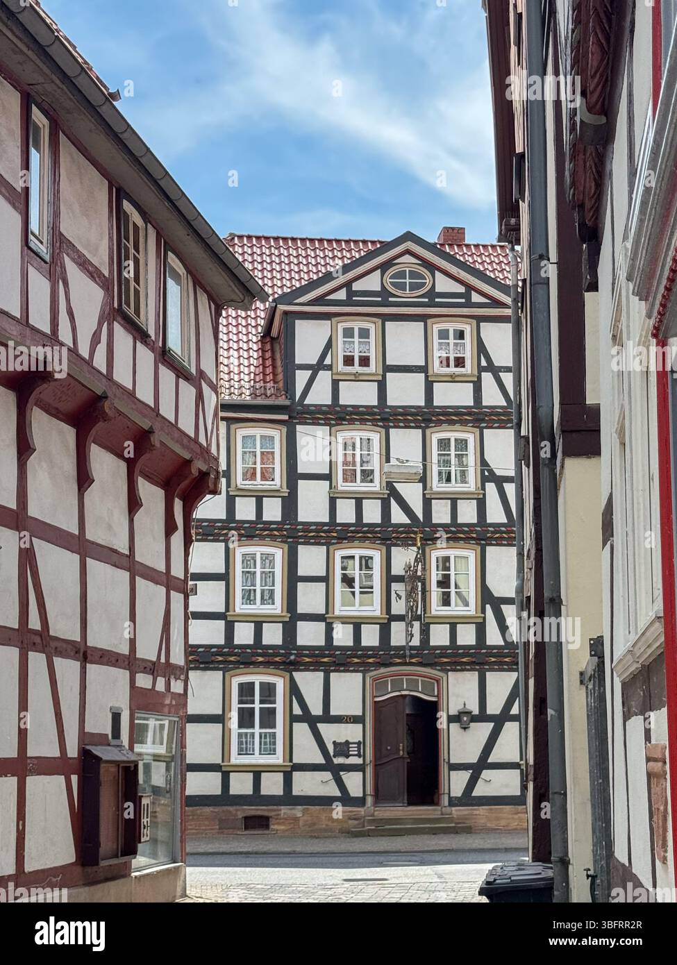 Charming house showcases hi-res stock photography and images - Alamy