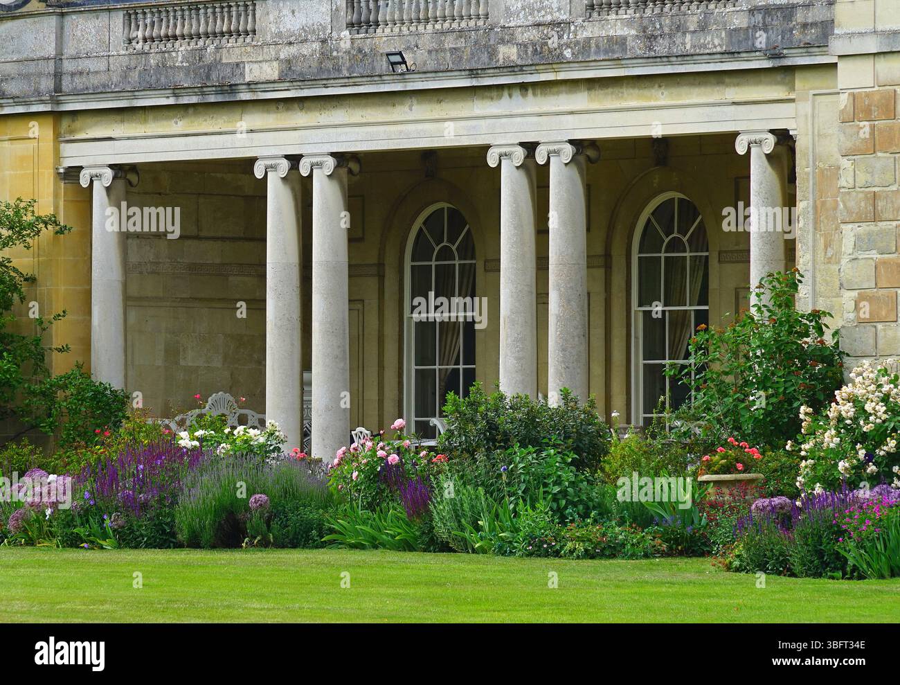 Columned veranda hi-res stock photography and images - Alamy