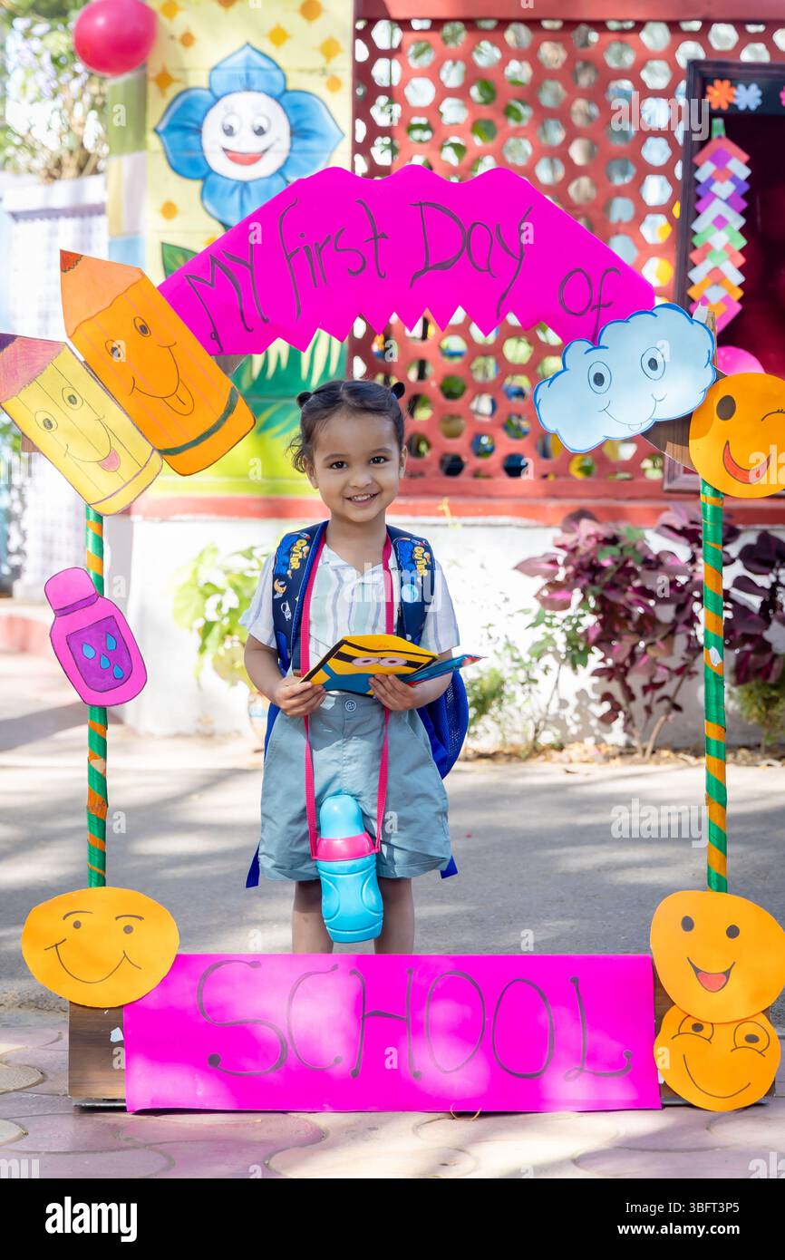 First day school photo booth hi-res stock photography and images - Alamy