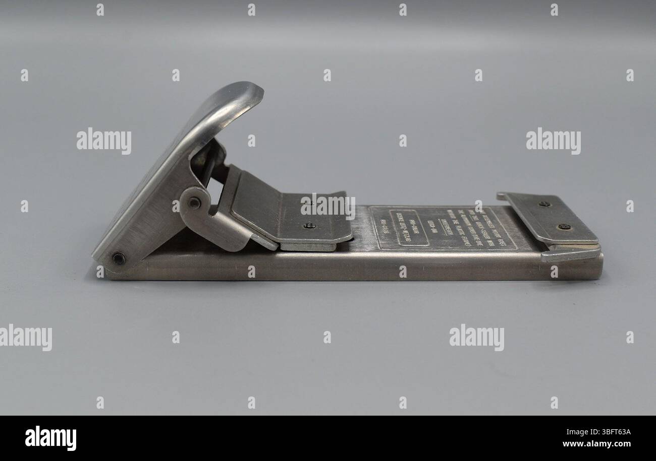 Proloc handheld metal spring-loaded slide fastener with instructions ...