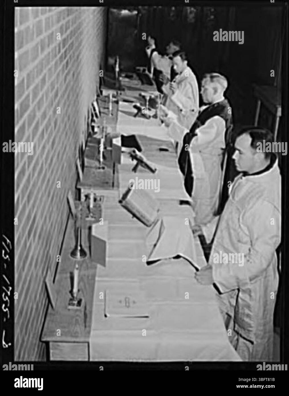 Catholic chaplains conduct mass at the U. S. Army Chaplain School, Fort ...