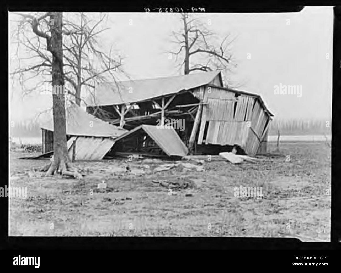 Agricultural aftermath Black and White Stock Photos & Images - Alamy