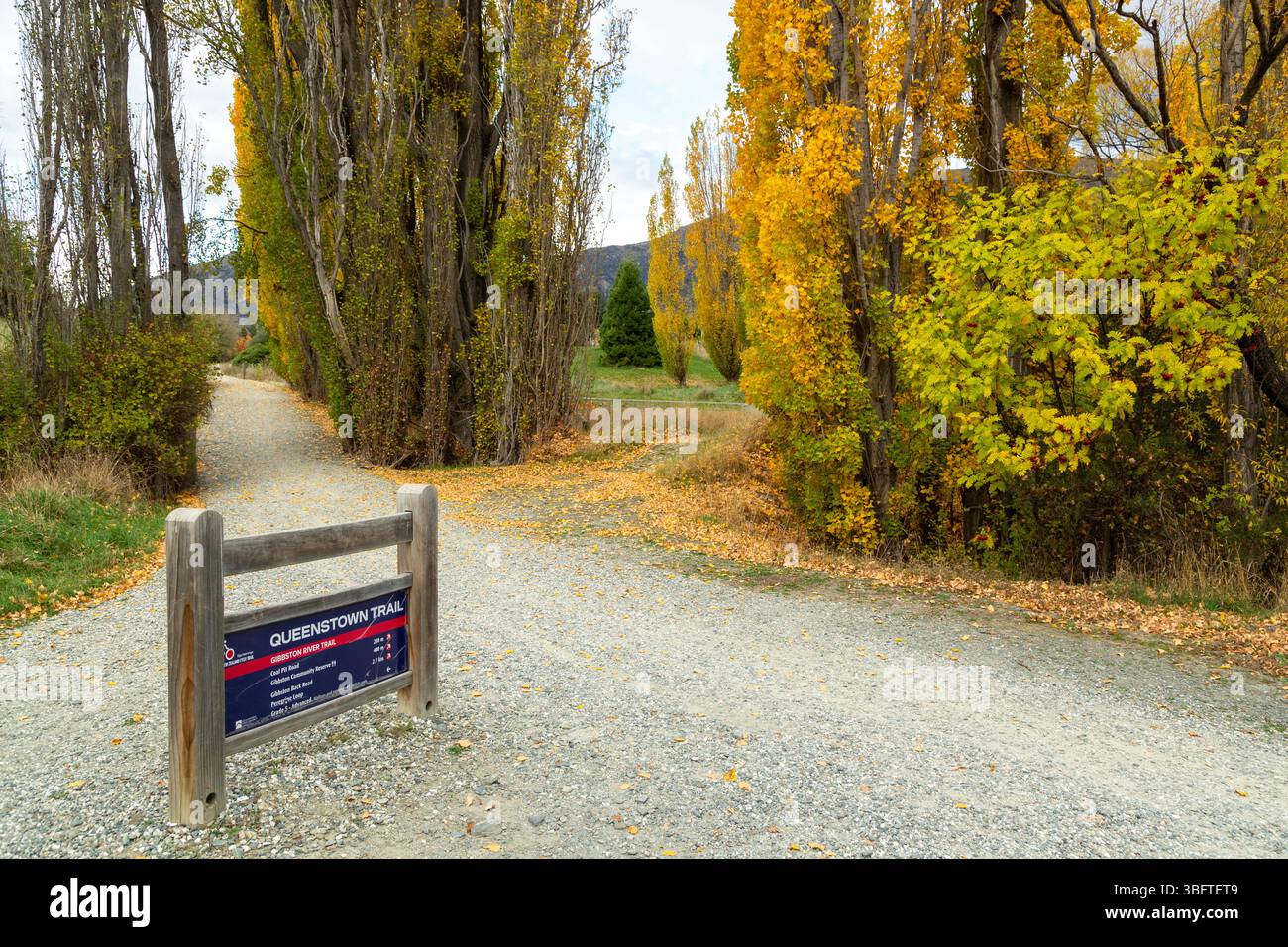 The Queenstown Trail near Gibbston, Gibbston Valley, Queenstown, New ...