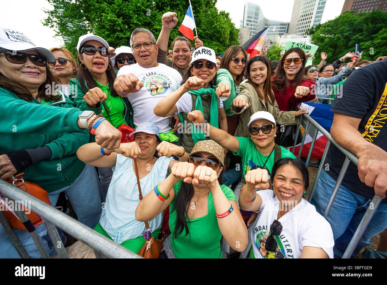Female supporters of Vice President Sara Duterte seen during a rally ...