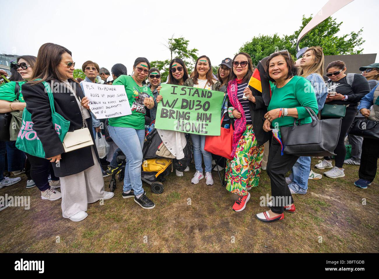 Female supporters of Vice President Sara Duterte seen during a rally ...