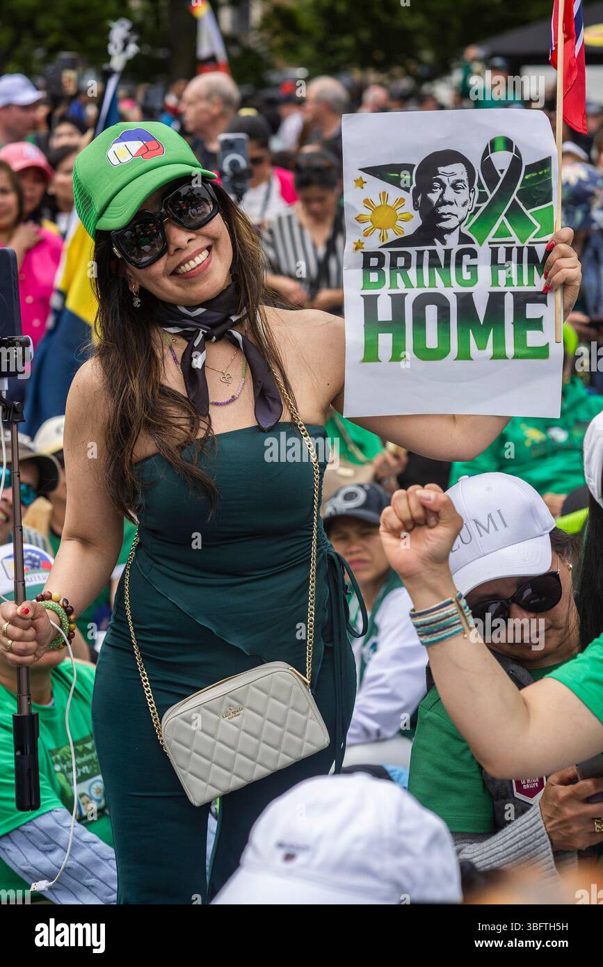 Female supporters of Vice President Sara Duterte seen during a rally ...